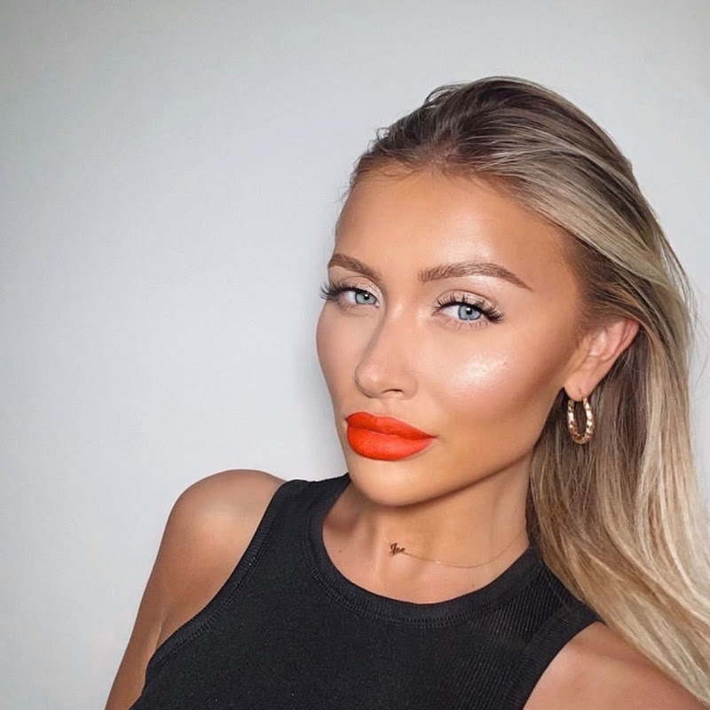Sarah Ashcroft | MYCOMEUP Magazine